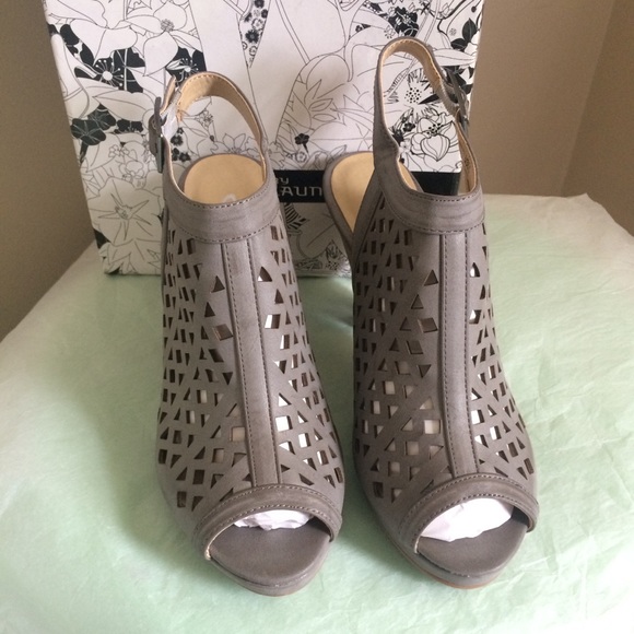 CL by Laundry | Shoes | New Cl By Laundry Lasercut Sandal Pumps | Poshmark